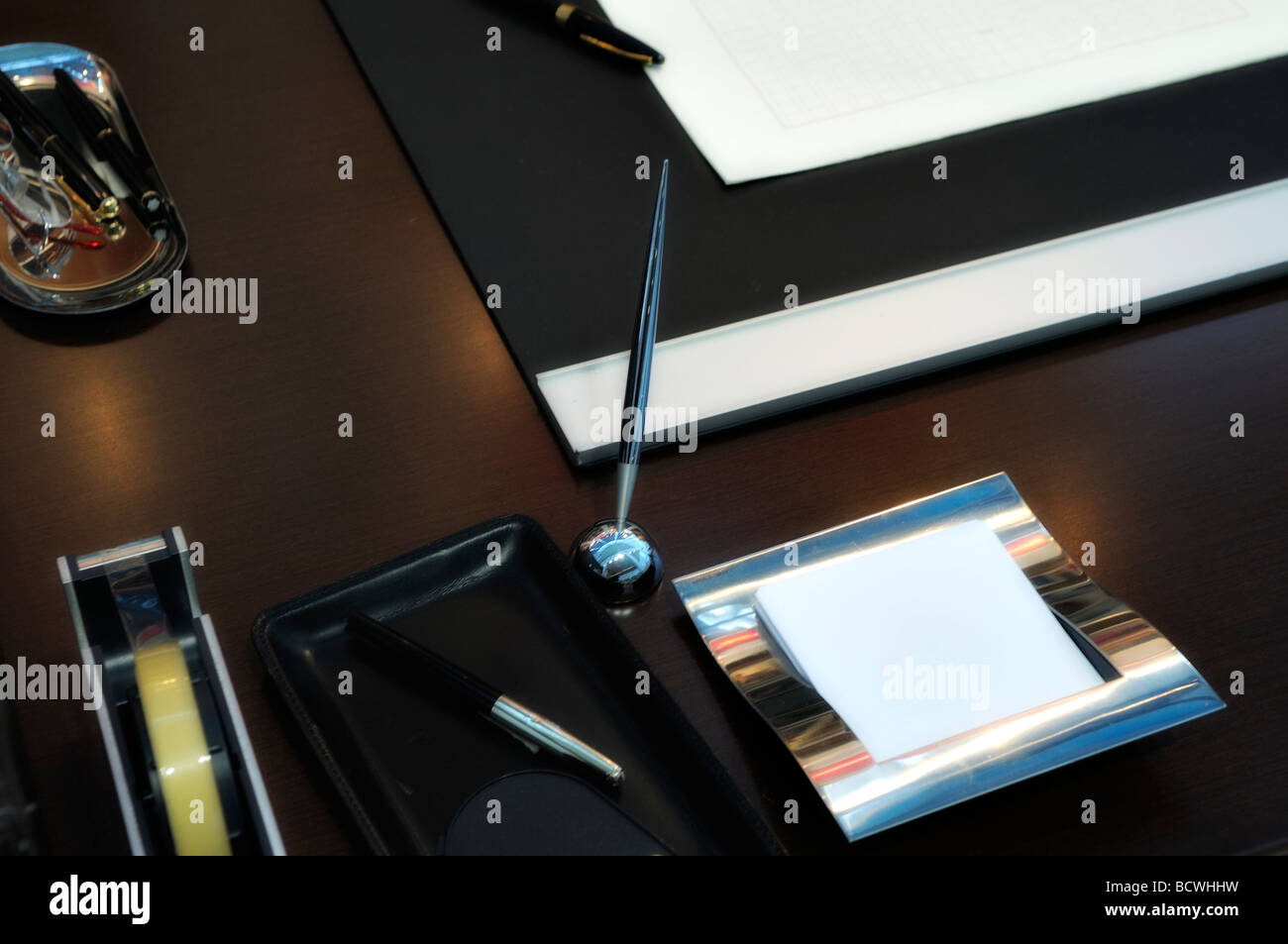 Fancy office desk hi-res stock photography and images - Alamy