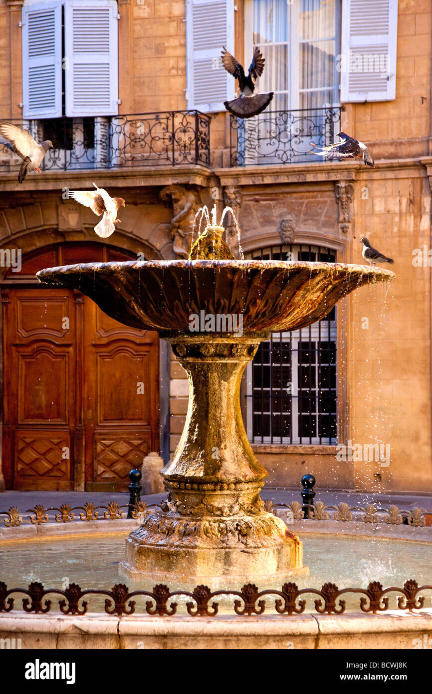 Place d' Albertas Fountain Aix en-Provence France Stock Photo - Alamy