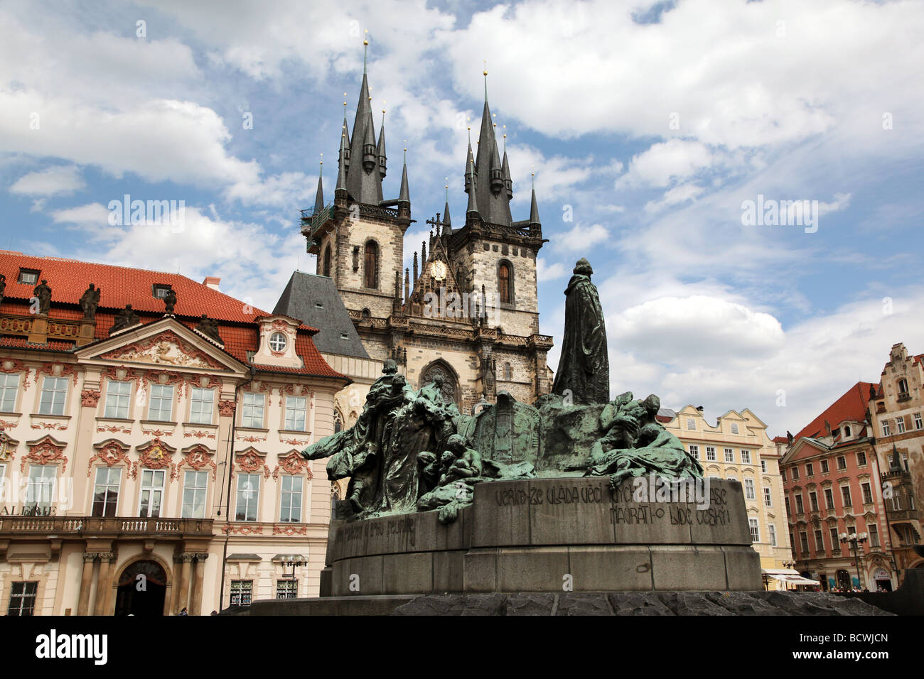 Our lady church square hi-res stock photography and images - Alamy