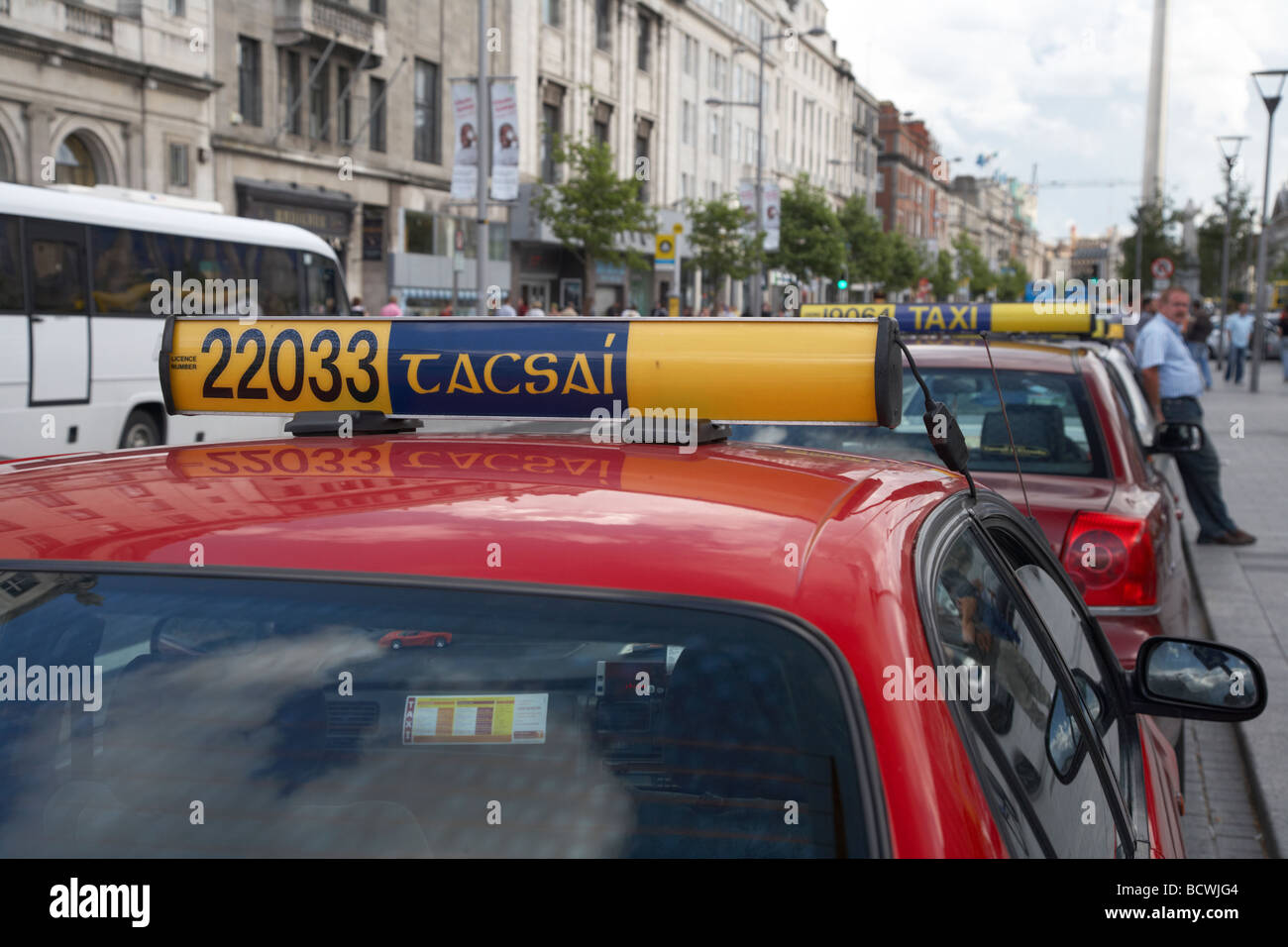 Dublin taxi hi-res stock photography and images - Alamy