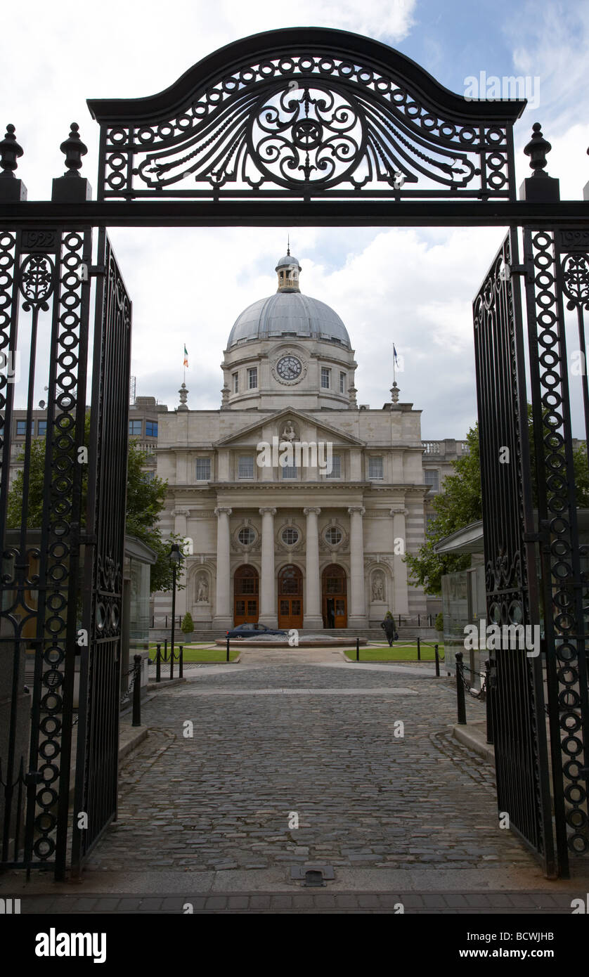 Irish buildings hi-res stock photography and images - Alamy