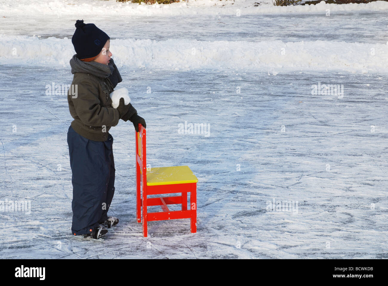 Infant ice skating hi-res stock photography and images - Alamy