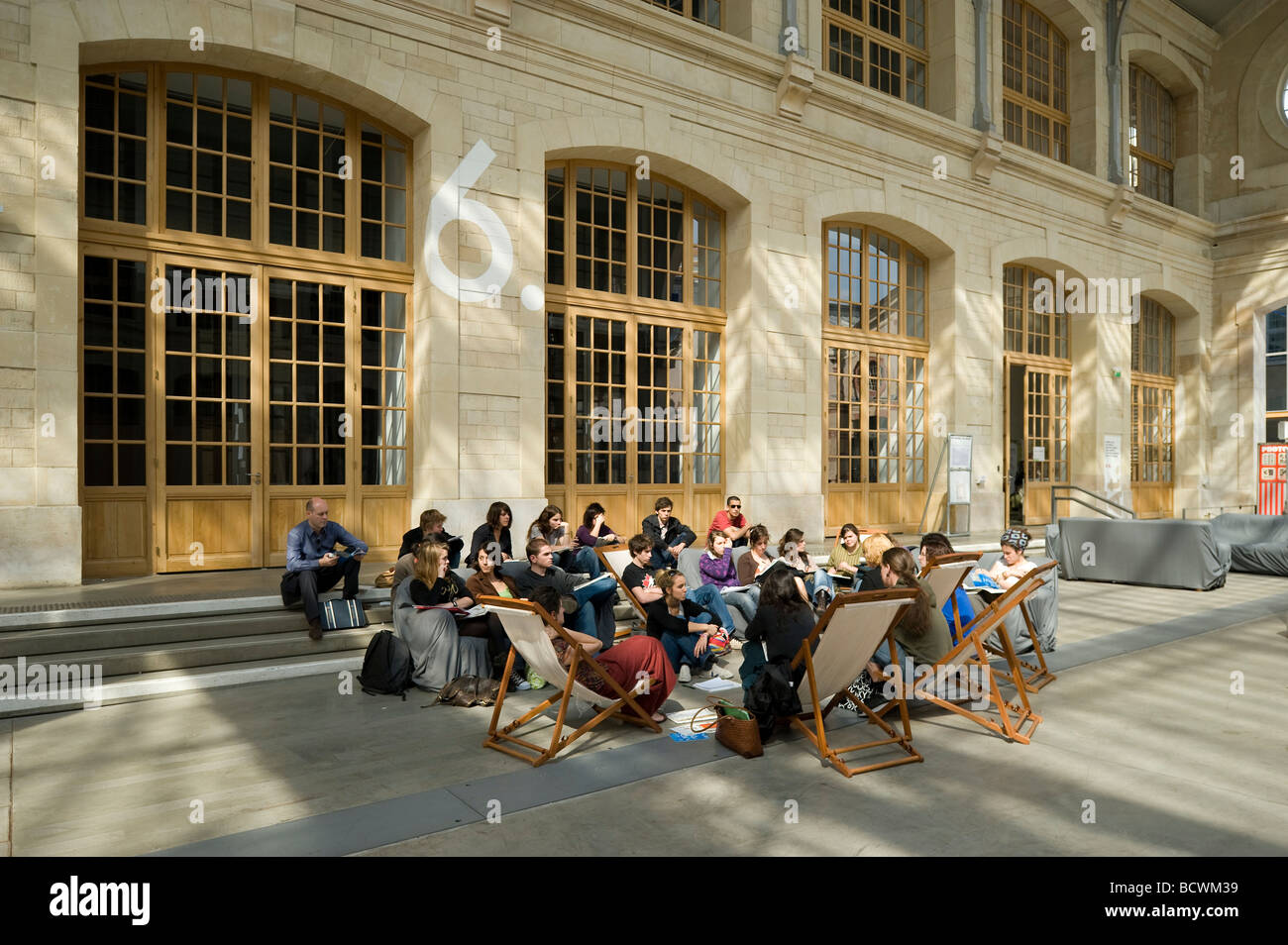 Paris Museum für Moderne Kunst Centquatre Le 104 Paris Museum of Modern ...