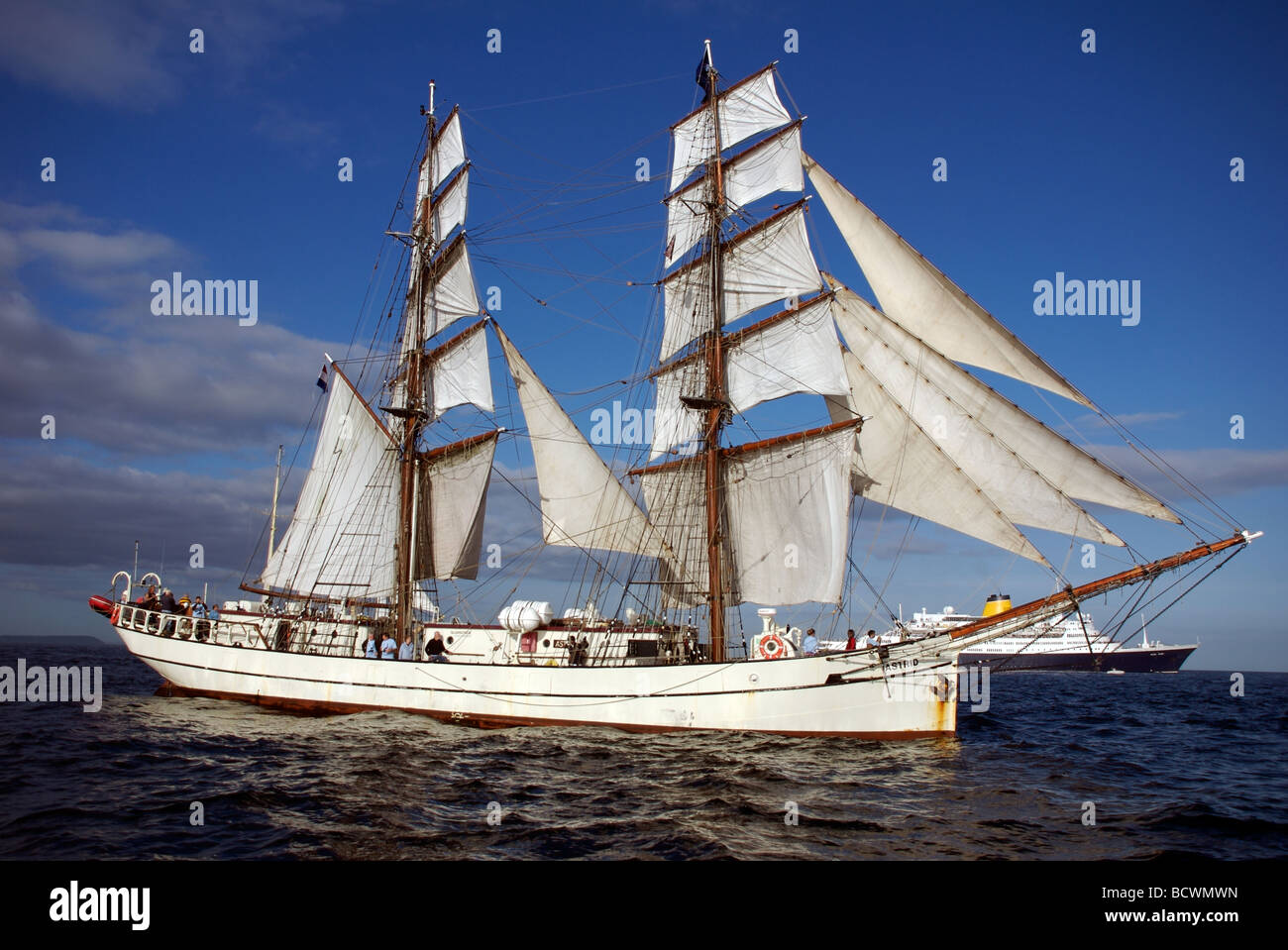 Old square rigged sailing ship hi-res stock photography and images - Alamy