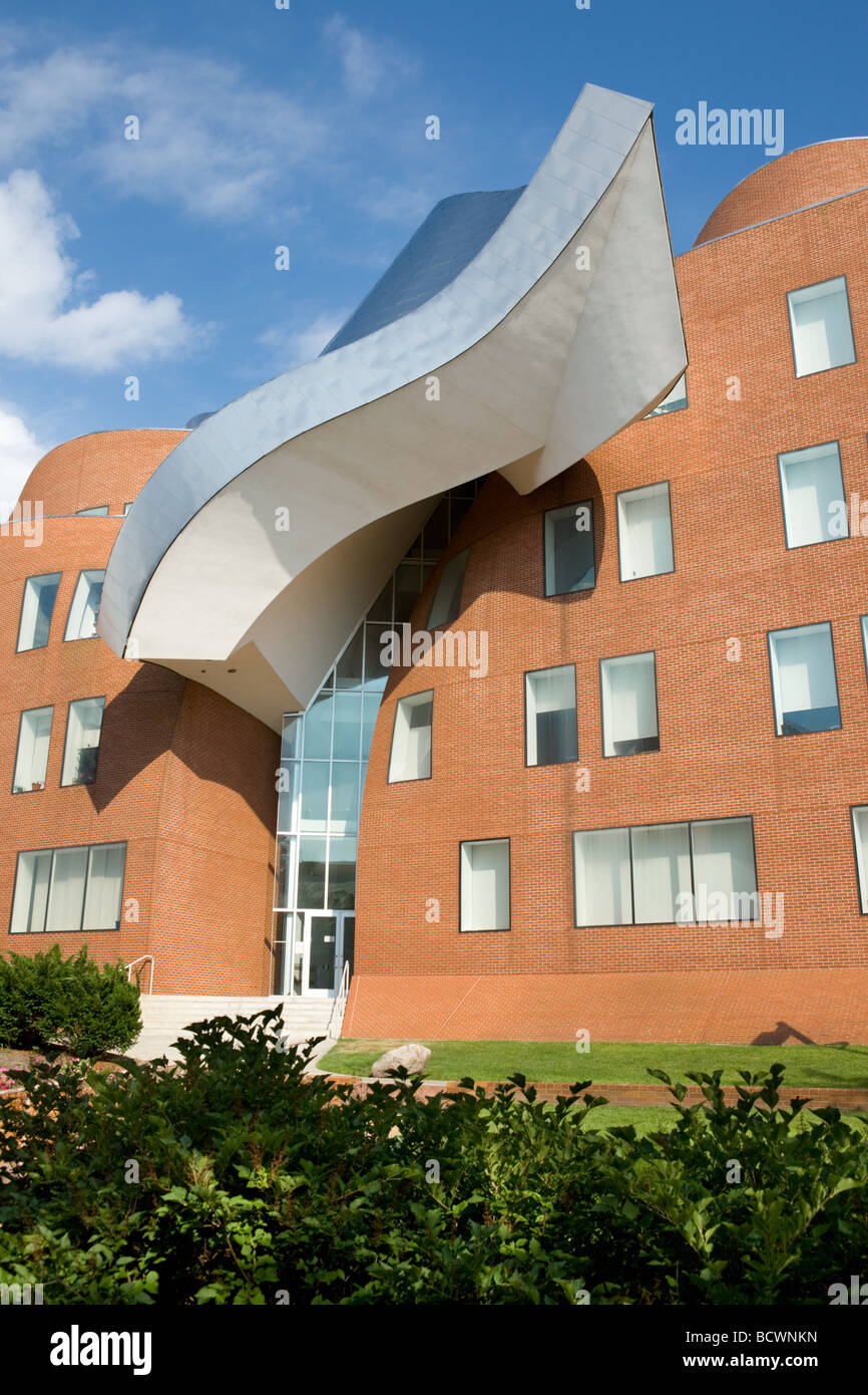 Frank gehry building cleveland hi-res stock photography and images - Alamy