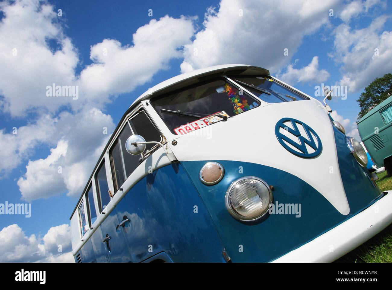 Vw kombi split screen hi-res stock photography and images - Alamy