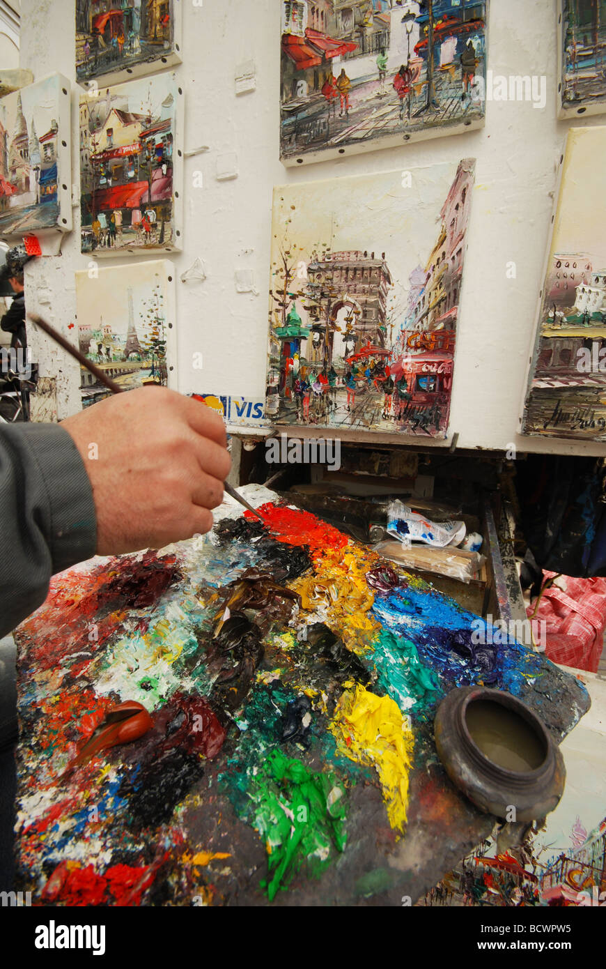 Mass produced paintings hi-res stock photography and images - Alamy