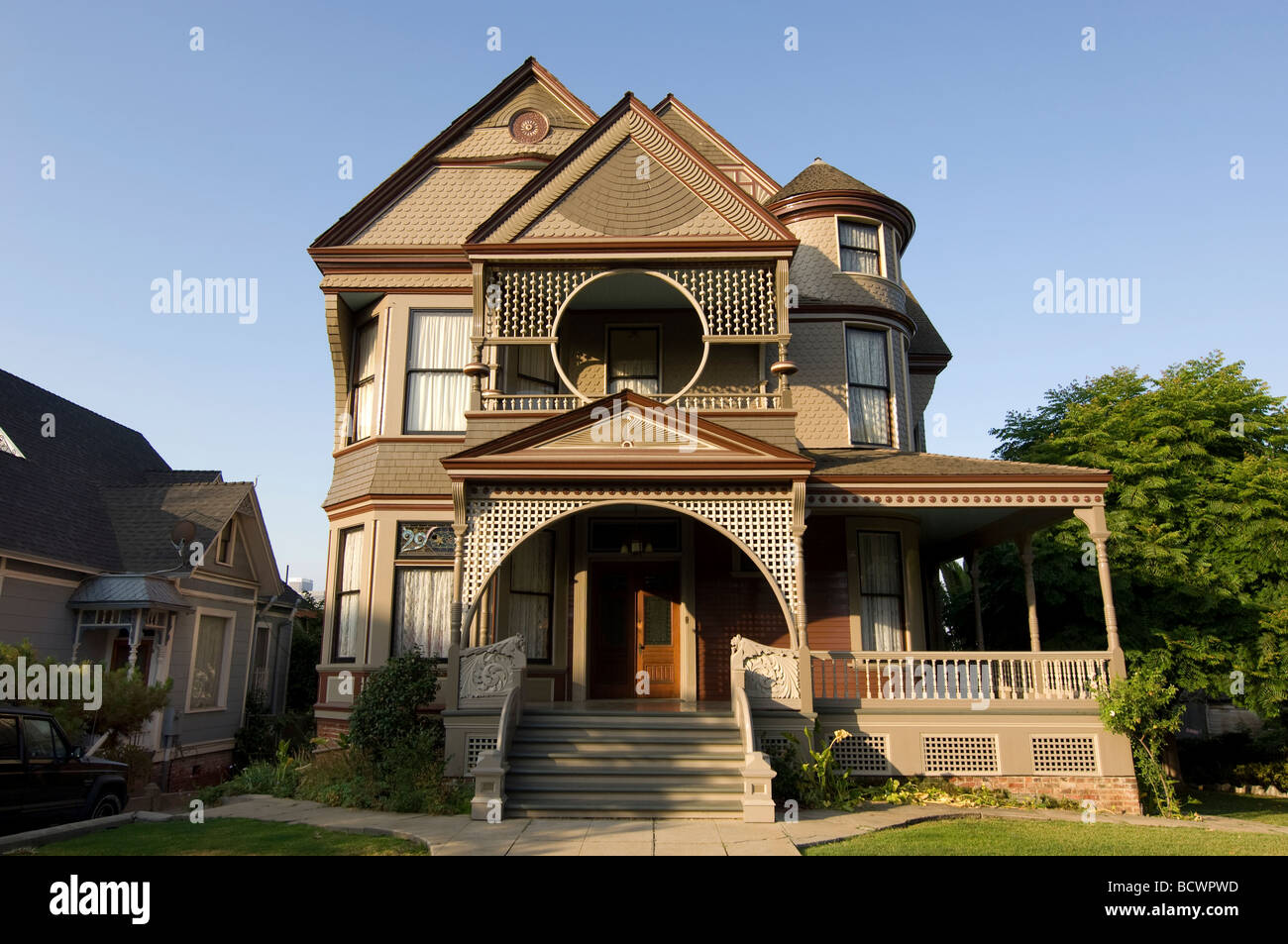 Victorian neighborhoods hi-res stock photography and images - Alamy