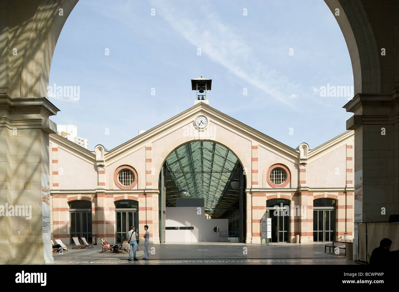 Paris Museum für Moderne Kunst Centquatre Le 104 Paris Museum of Modern ...