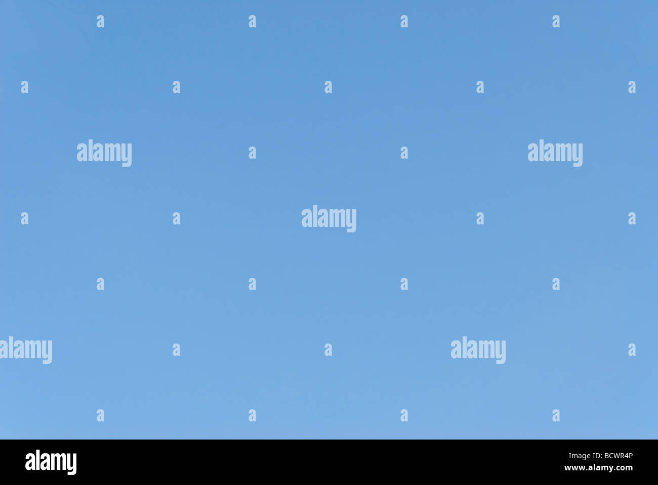Blue sky and no clouds hi-res stock photography and images - Alamy
