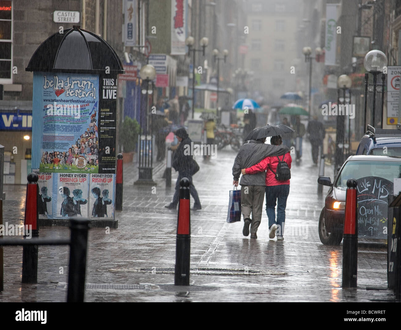 Rain edinburgh hi-res stock photography and images - Alamy