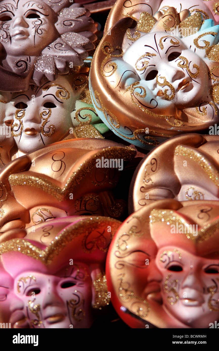 Plaster masks hi-res stock photography and images - Alamy