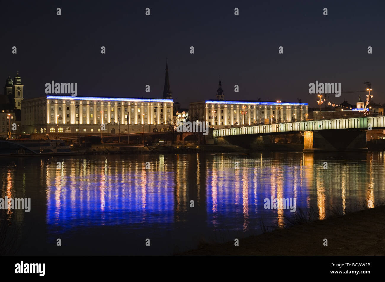 Linz Europäische Kulturhauptstadt 2009 Nibelungenbrücke Linz European ...