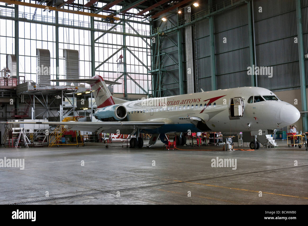 Commerical aeroplane hi-res stock photography and images - Alamy