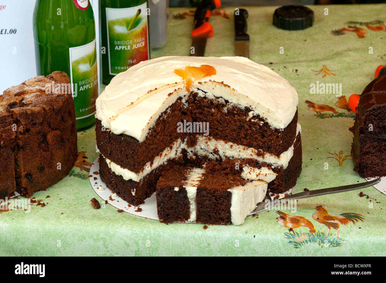 Cake stall cakes stalls market hi-res stock photography and images - Alamy