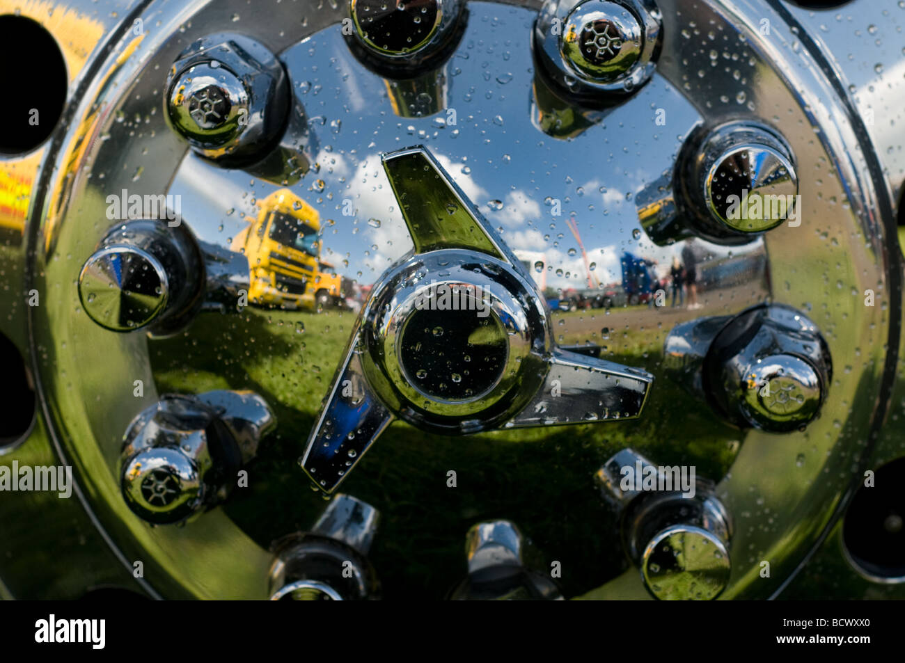 Hub cap hi-res stock photography and images - Alamy