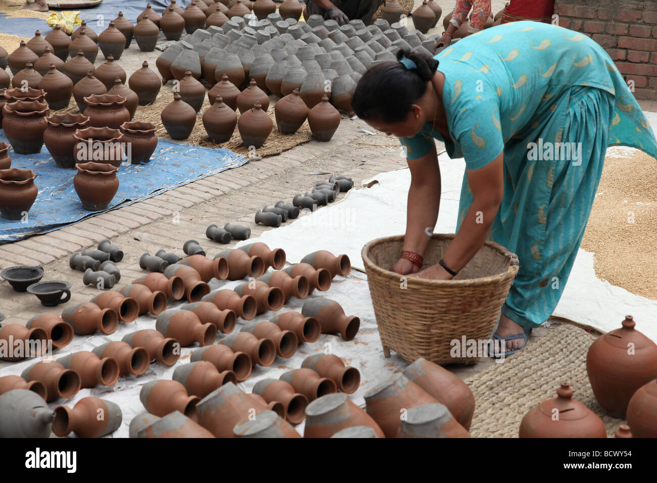 Travel pottery nepal hi-res stock photography and images - Alamy