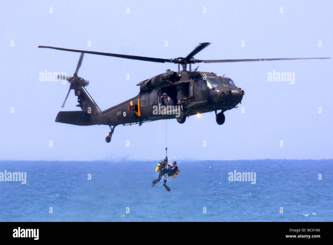 Sikorsky uh 60 blackhawk hi-res stock photography and images - Alamy