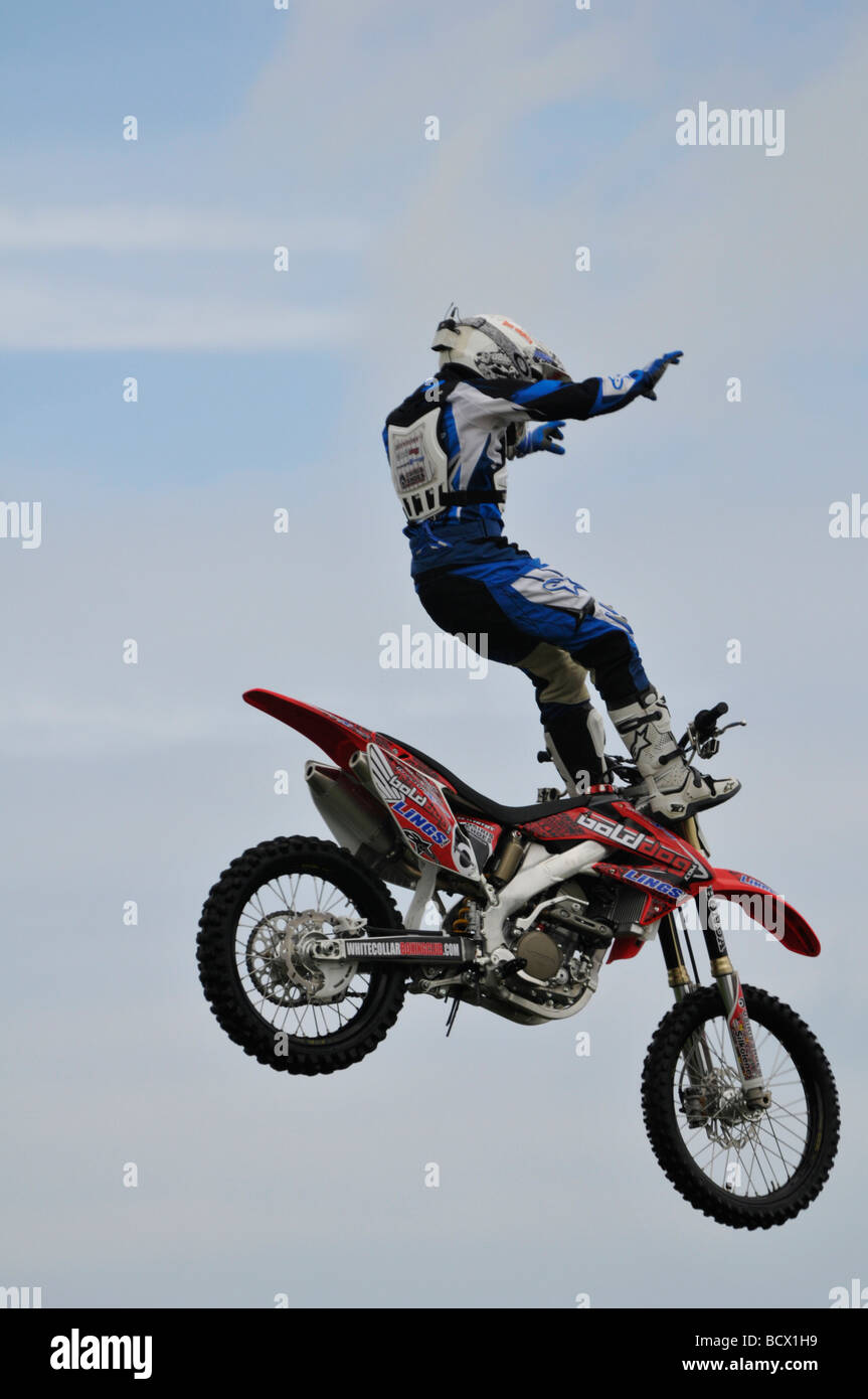 Motorcycle stunt hi-res stock photography and images - Alamy