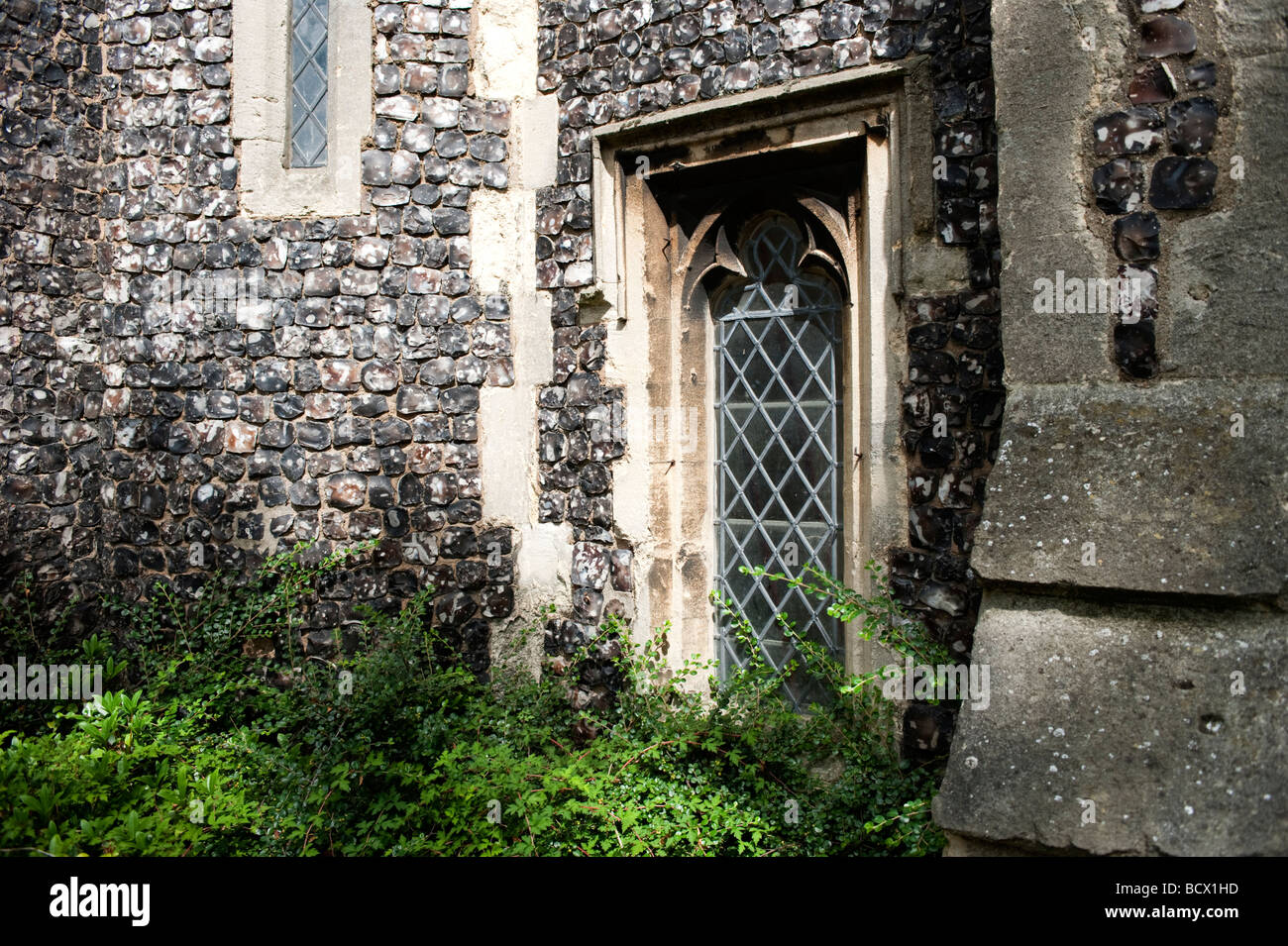 Lead glass windows hi-res stock photography and images - Alamy
