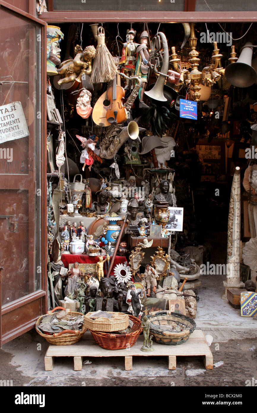 Antique shops naples hi-res stock photography and images - Alamy