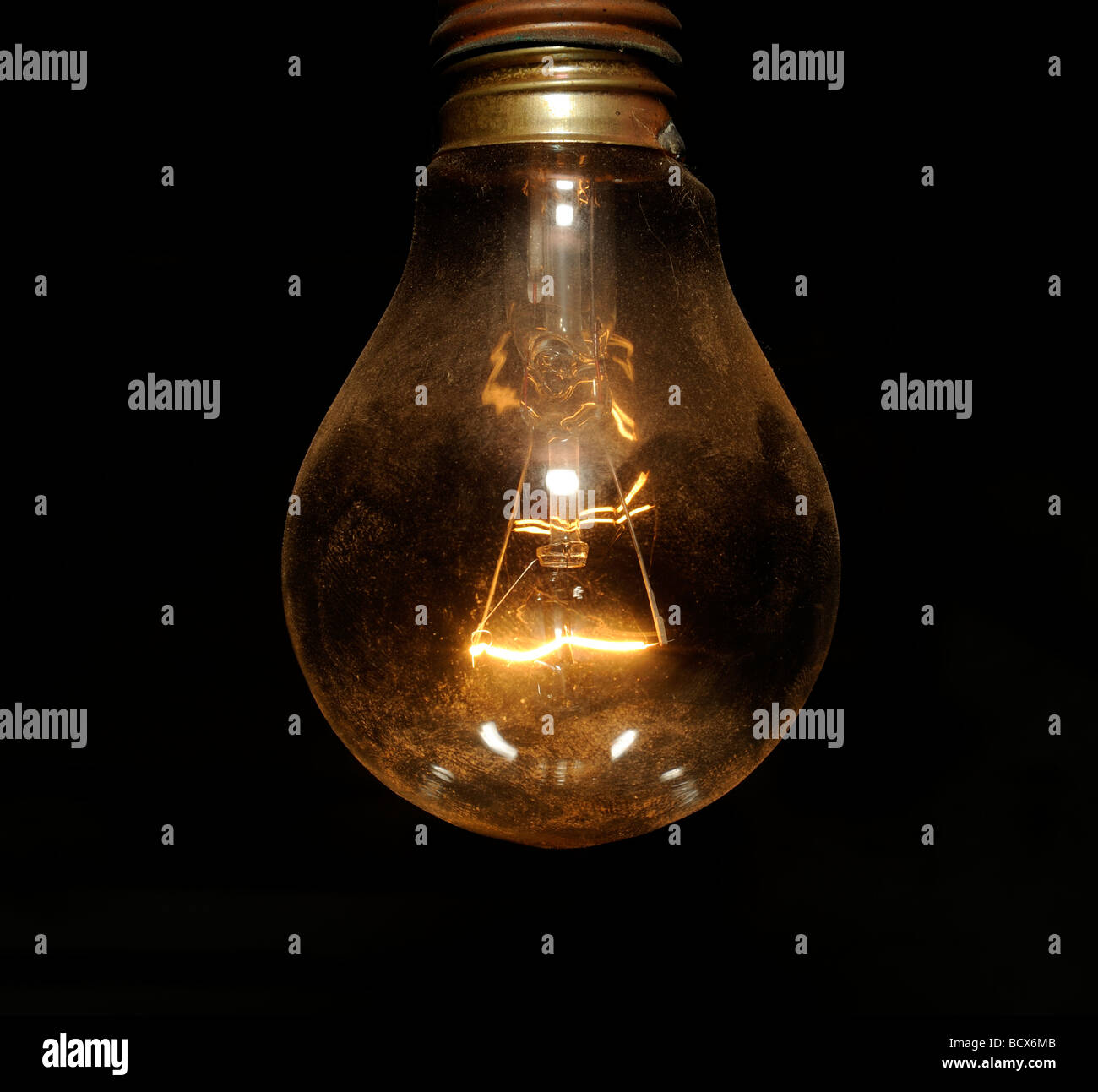 old dirty light bulb Stock Photo - Alamy