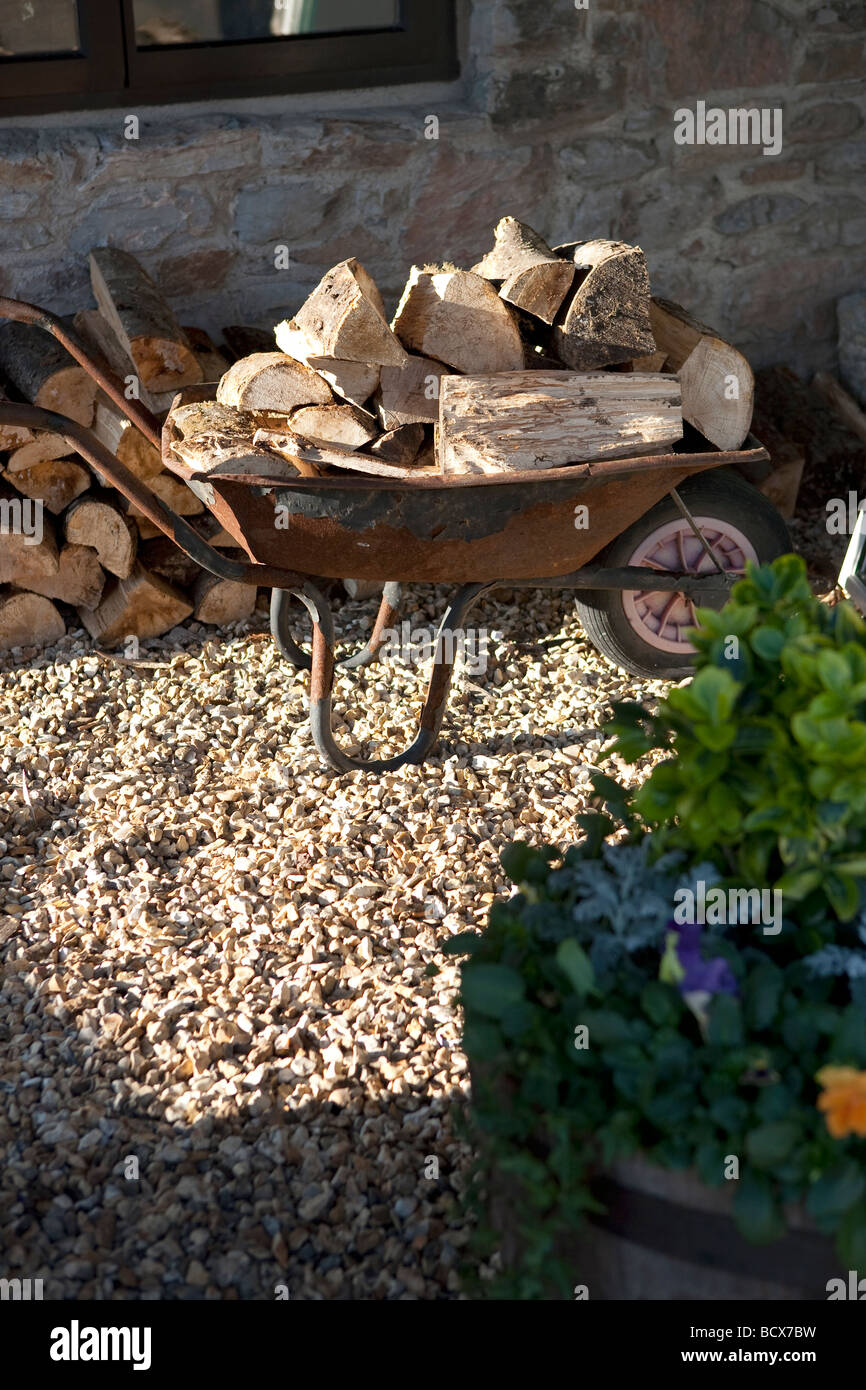 Wooden wheel fire hi-res stock photography and images - Alamy
