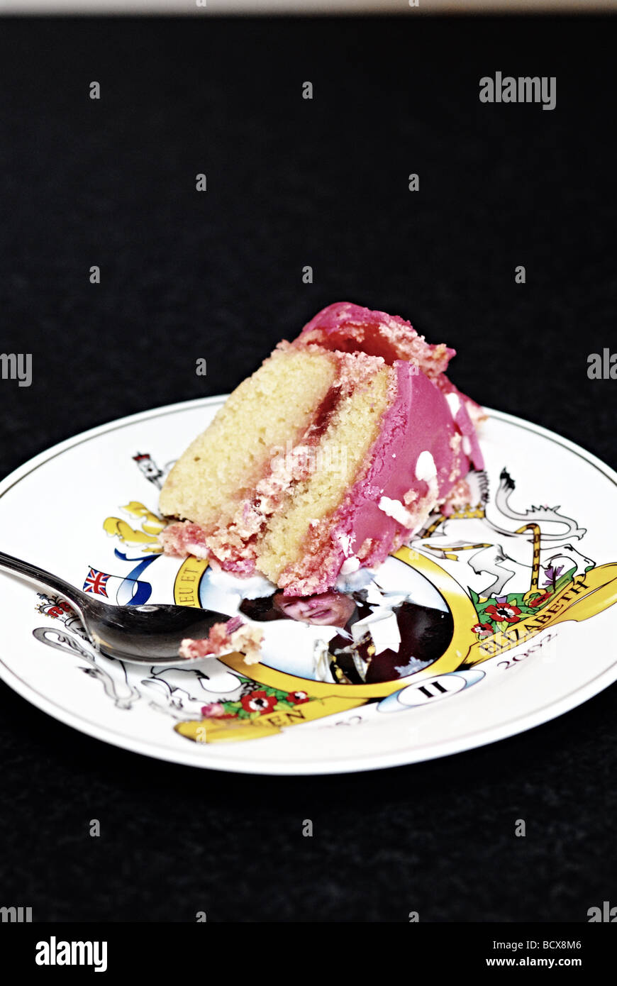 The queen elizabeth ii cake hi-res stock photography and images - Alamy