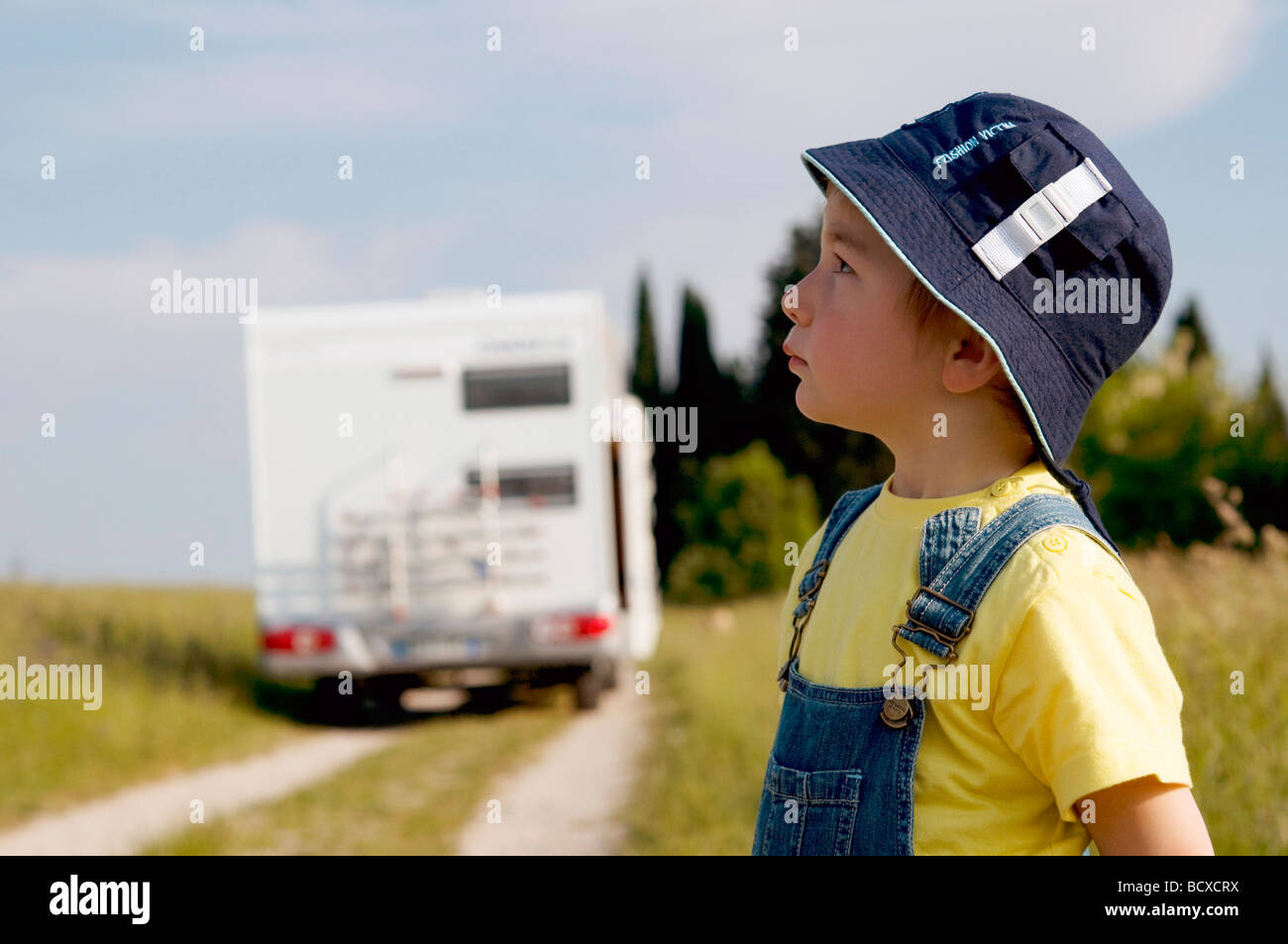 child in countryside Stock Photo - Alamy