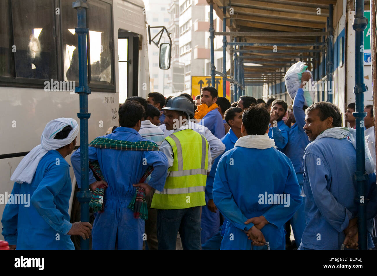 Foreign workers Dubai Stock Photo - Alamy
