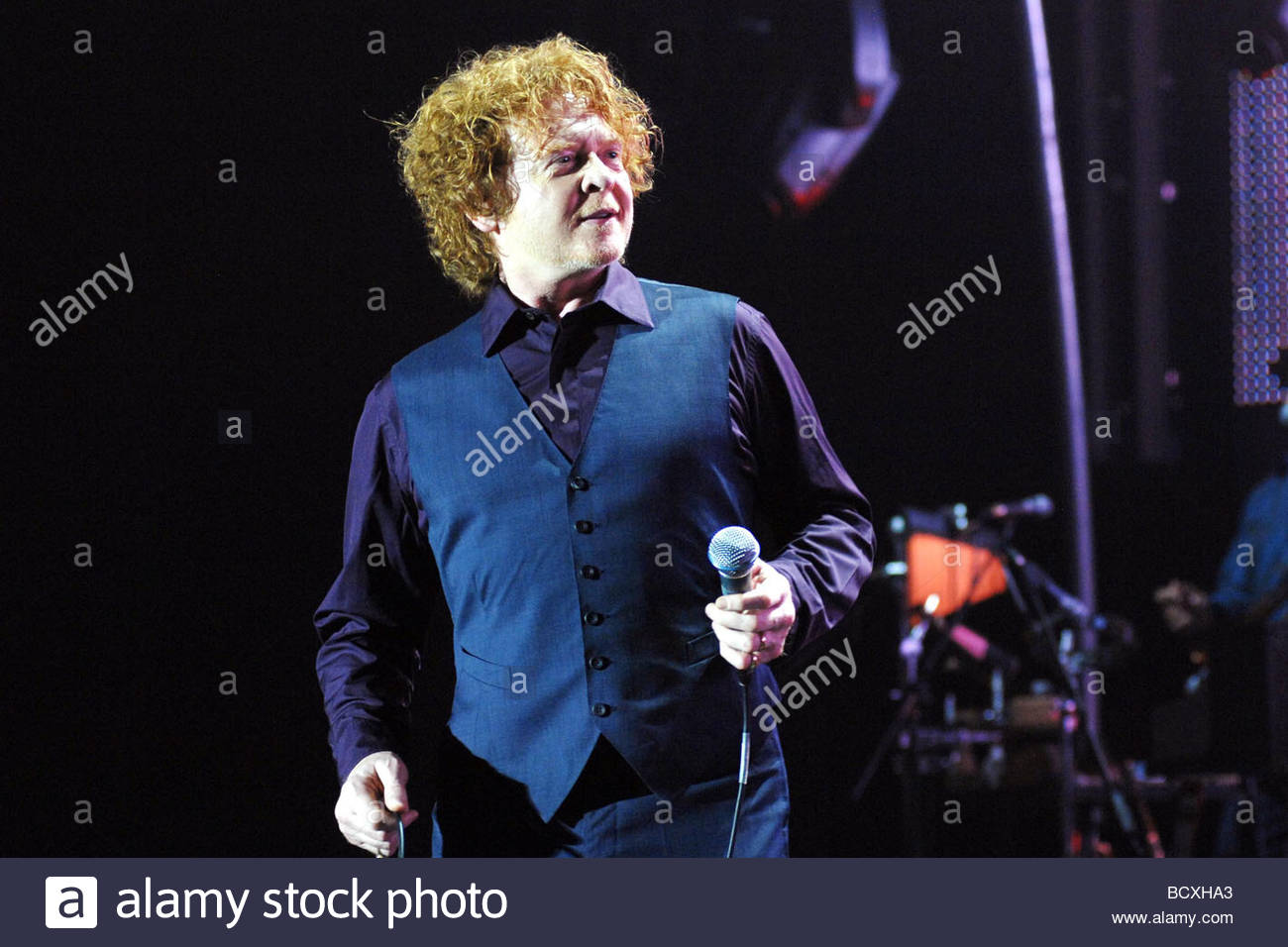 Mick Hucknall Concert High Resolution Stock Photography and Images - Alamy