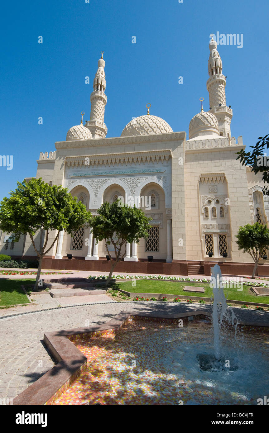 Jumeirah Mosque Dubai Stock Photo - Alamy