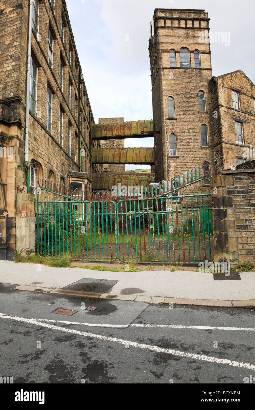 Old Entrance to a derelict Mill in the Colne Valley at Slaithwaite West ...