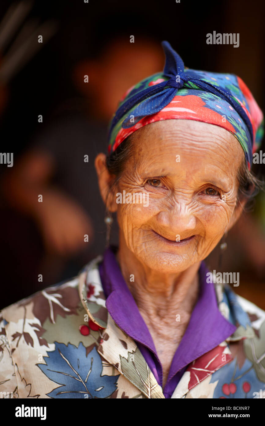 Indigenous woman smiling hi-res stock photography and images - Alamy