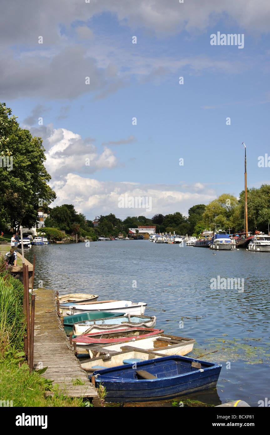 Riverside sunbury on thames hi-res stock photography and images - Alamy