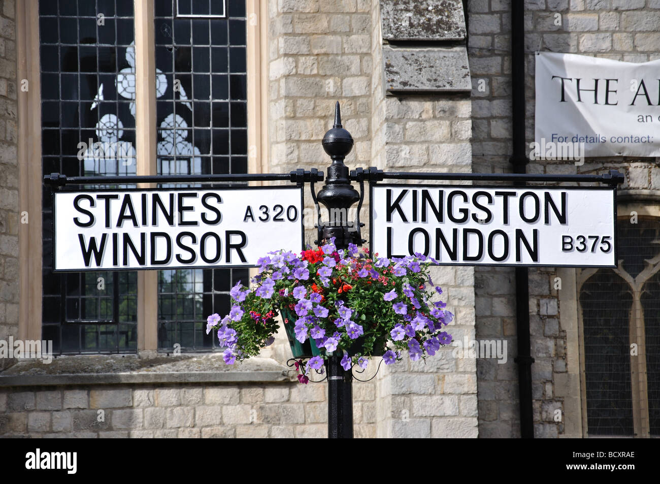 London vintage road sign hi-res stock photography and images - Alamy