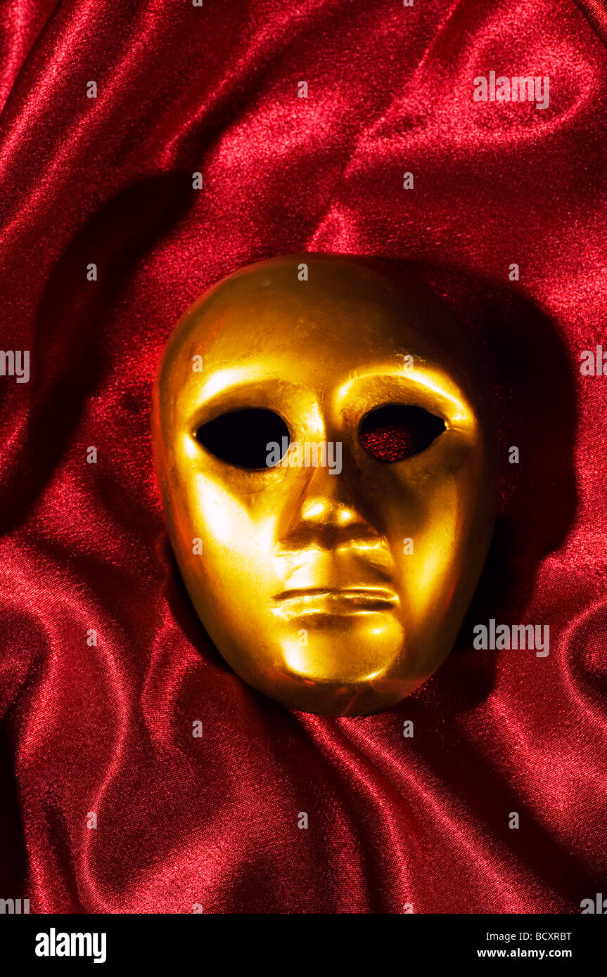 Close up face golden mask hi-res stock photography and images - Alamy