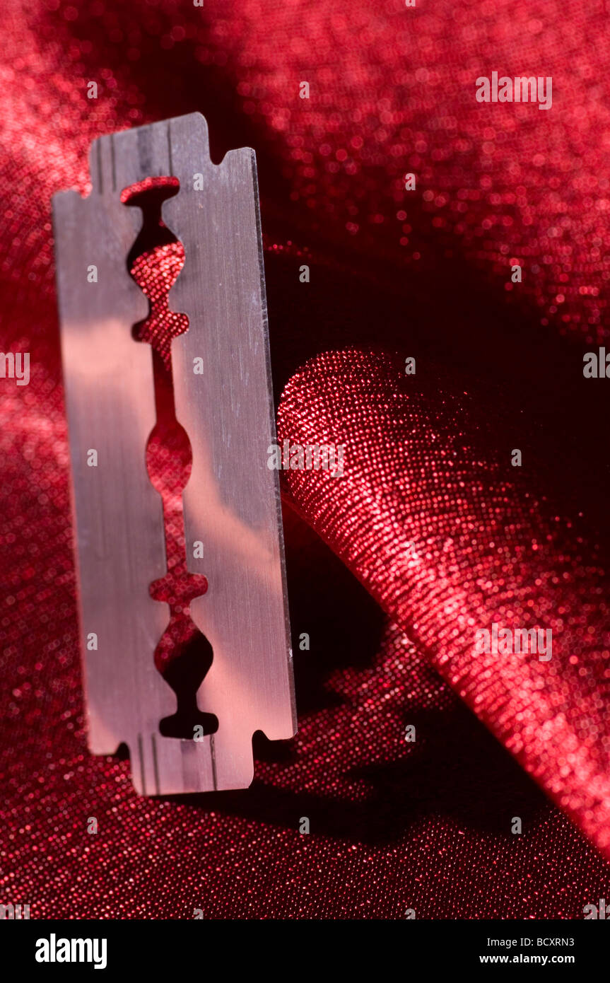 Razor blade close up hi-res stock photography and images - Alamy