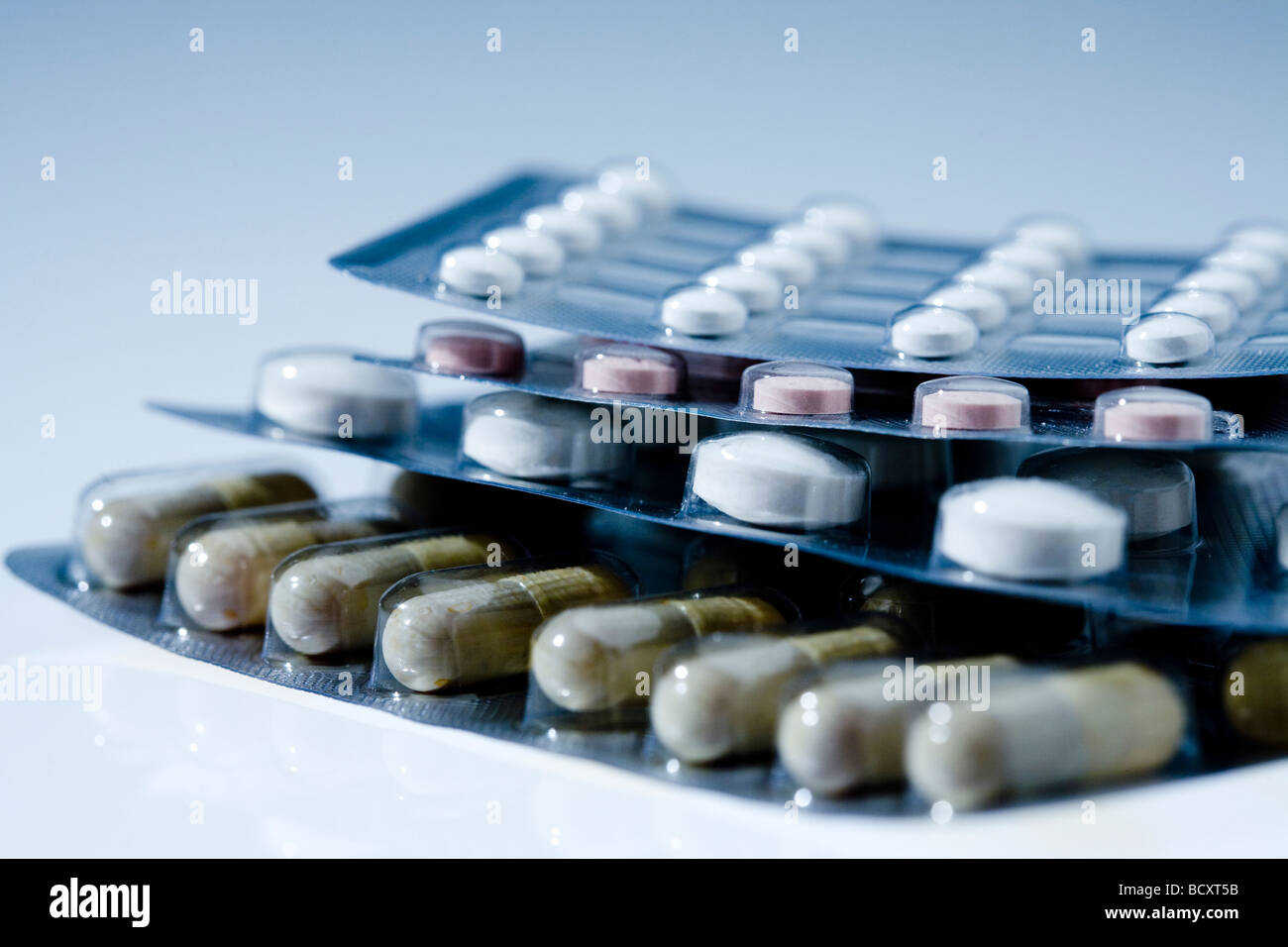 Blister tablets hi-res stock photography and images - Alamy