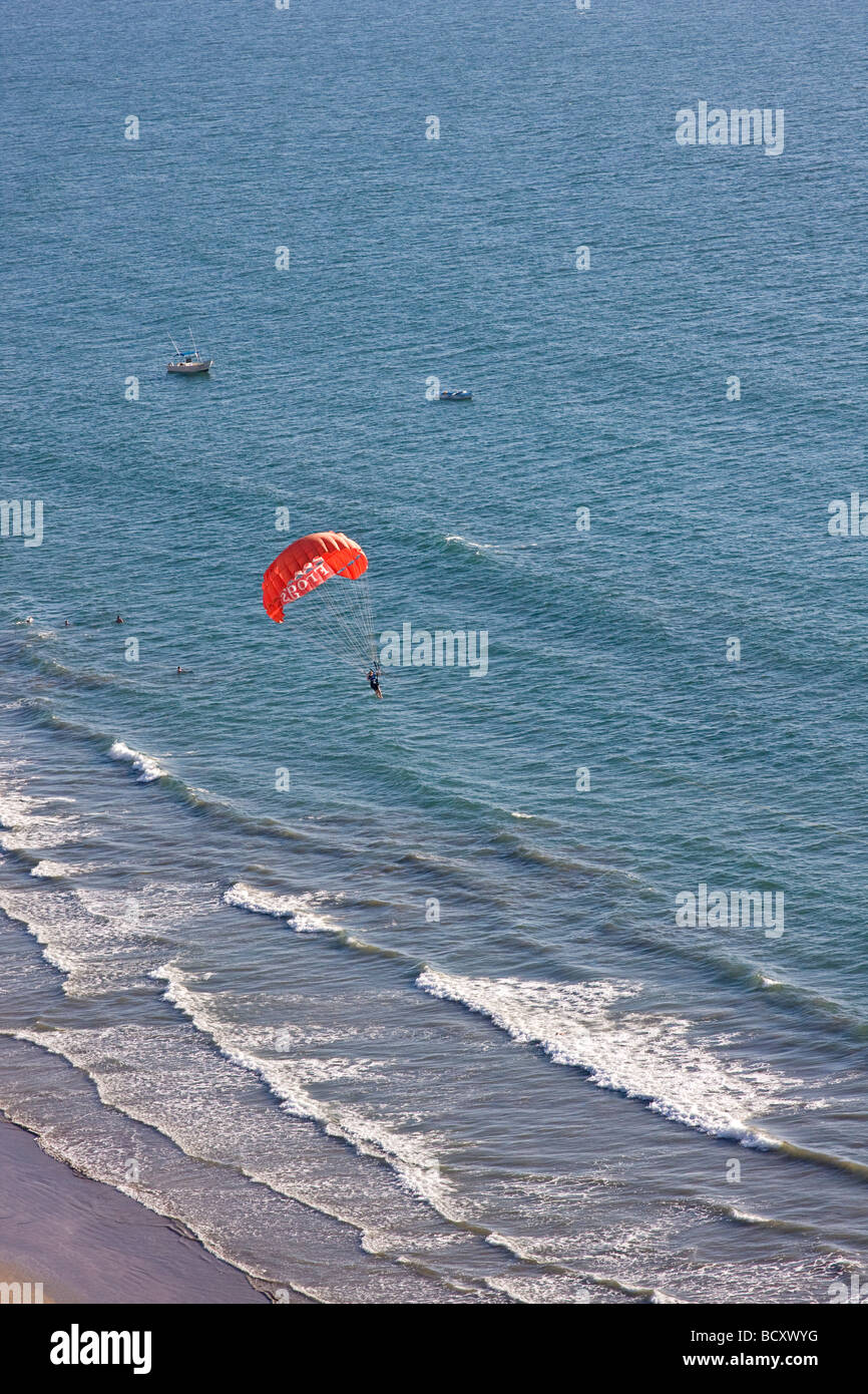 Parasailer hi-res stock photography and images - Alamy