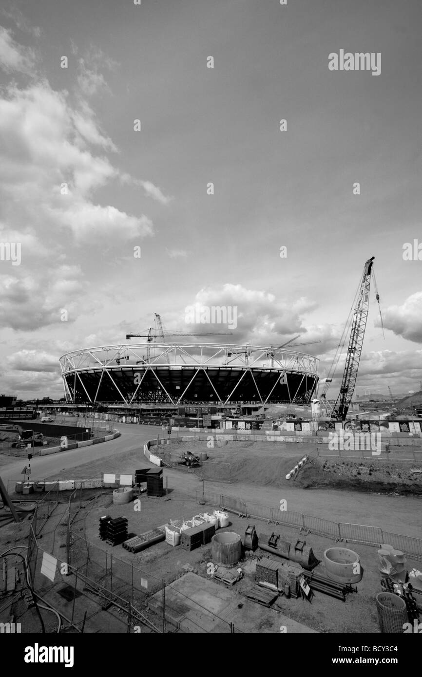 2012 olympic stadium construction site Black and White Stock Photos ...