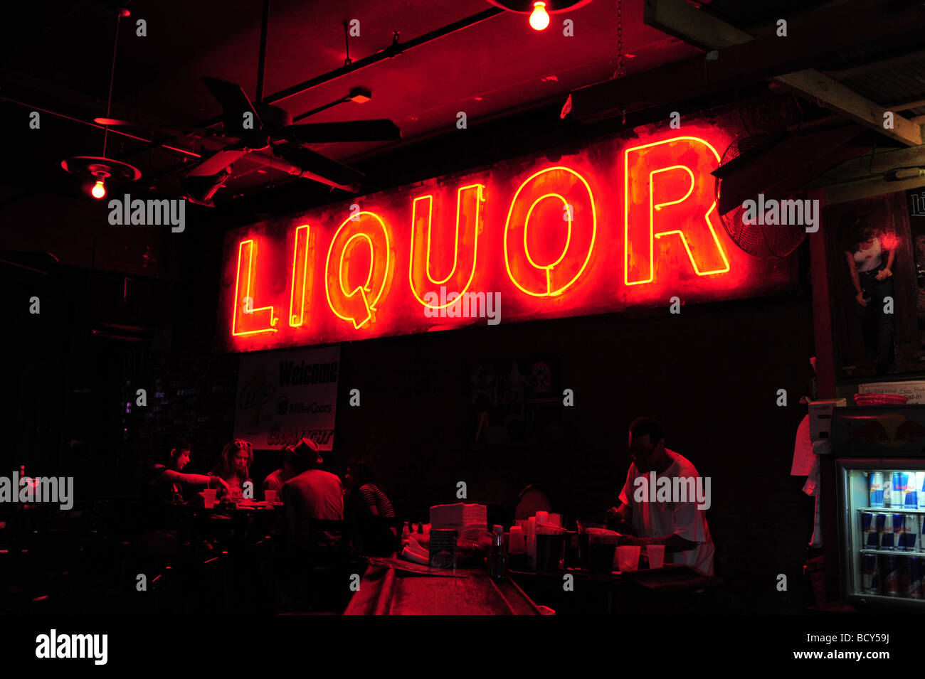 Tennessee Memphis Beale Street liquor neon sign Stock Photo - Alamy