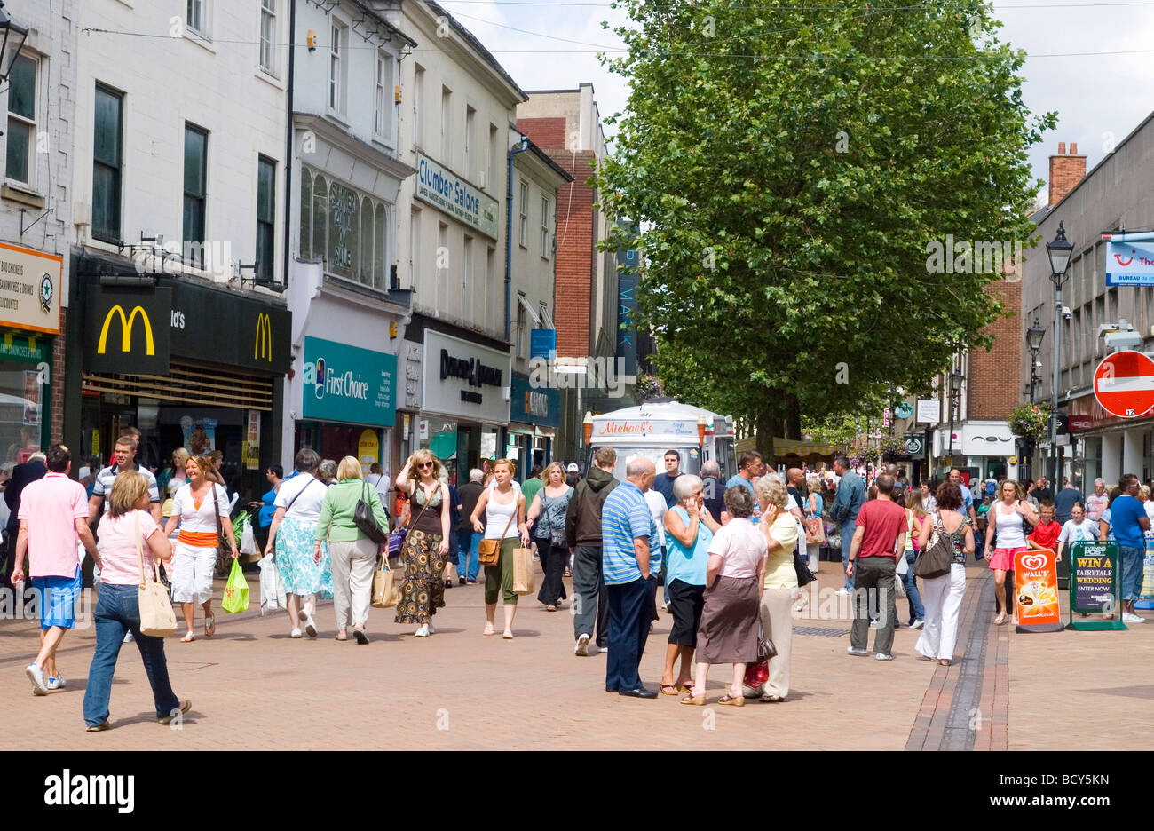 A busy Saturday afternoon in the town centre of Mansfield ...