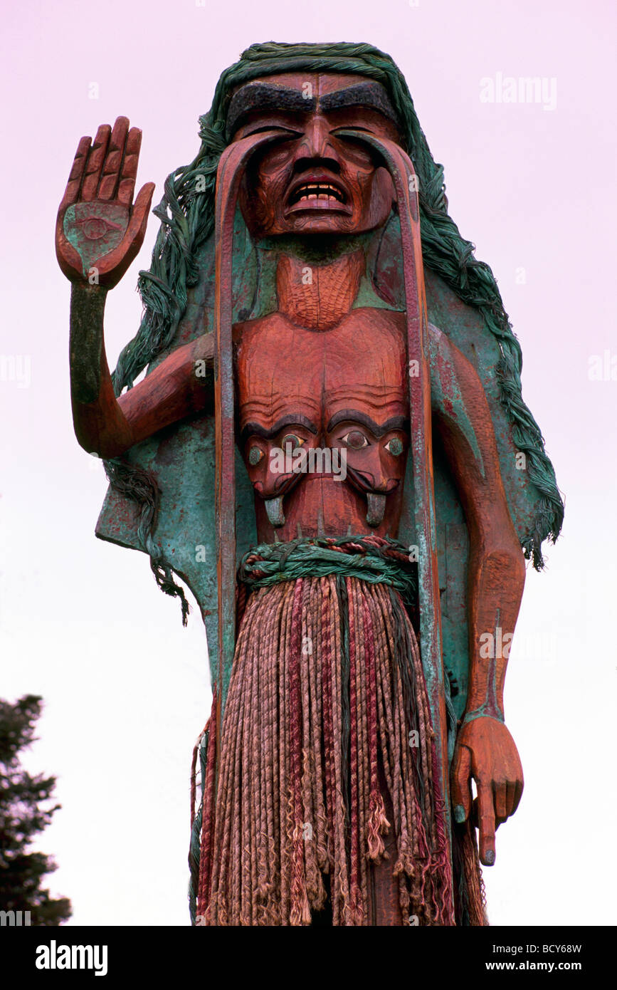 'Weeping Cedar Woman' Sculpture (Artist: Godfrey Stephens) on Vancouver ...
