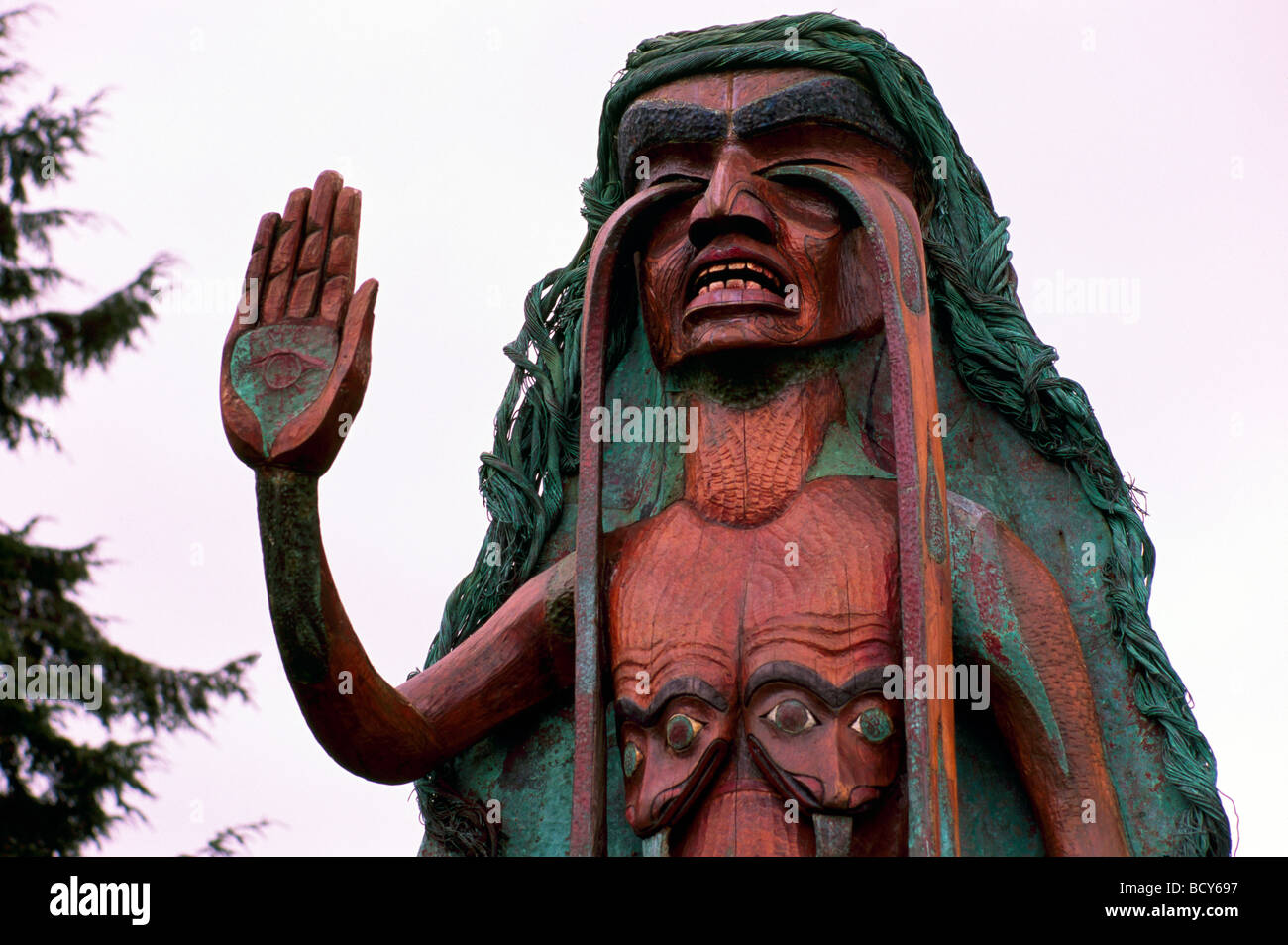 'Weeping Cedar Woman' Sculpture (Artist: Godfrey Stephens) on Vancouver ...