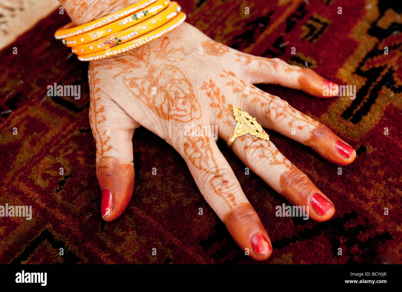Mehndi design hi-res stock photography and images - Alamy
