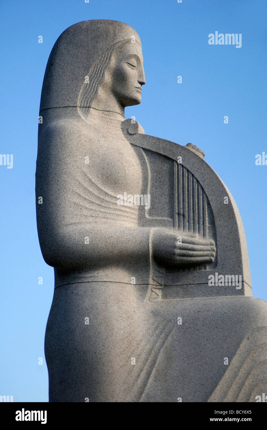 Art deco statues hi-res stock photography and images - Alamy