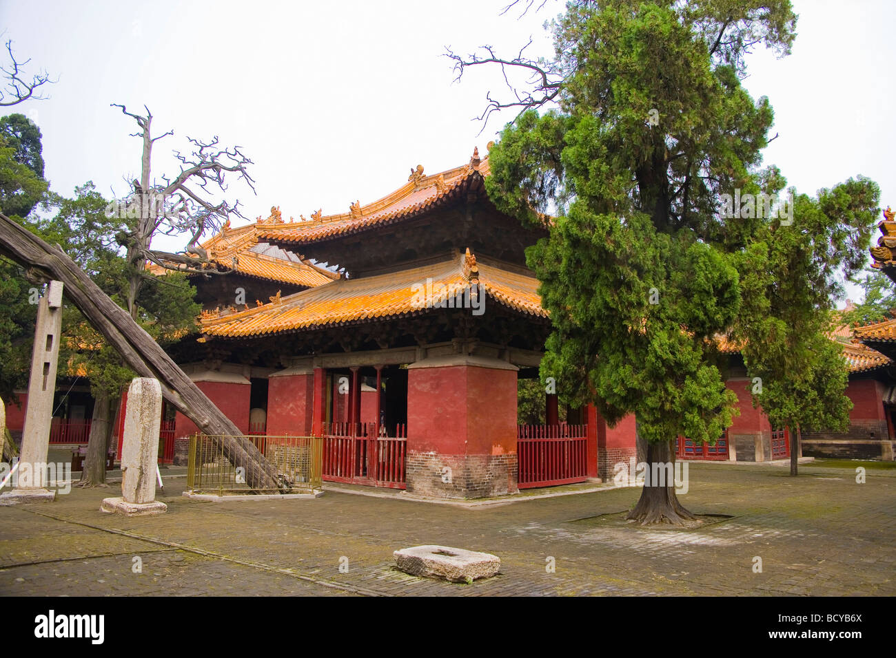 Qufu confucius temple shandong province hi-res stock photography and ...