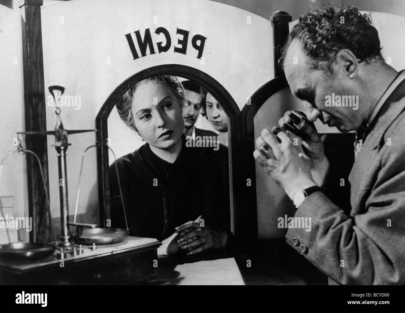 I figli non si vendono Année : 1952 Director : Mario Bonnard Lea ...