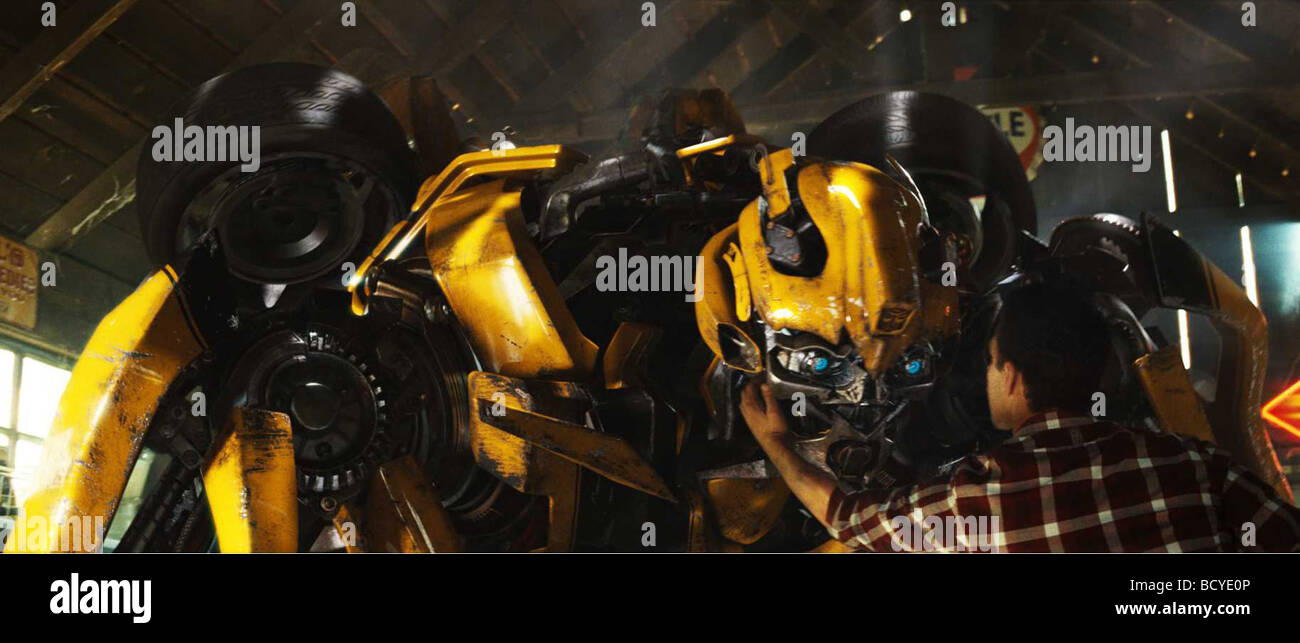 Revenge of the fallen 2009 robot hi-res stock photography and images ...